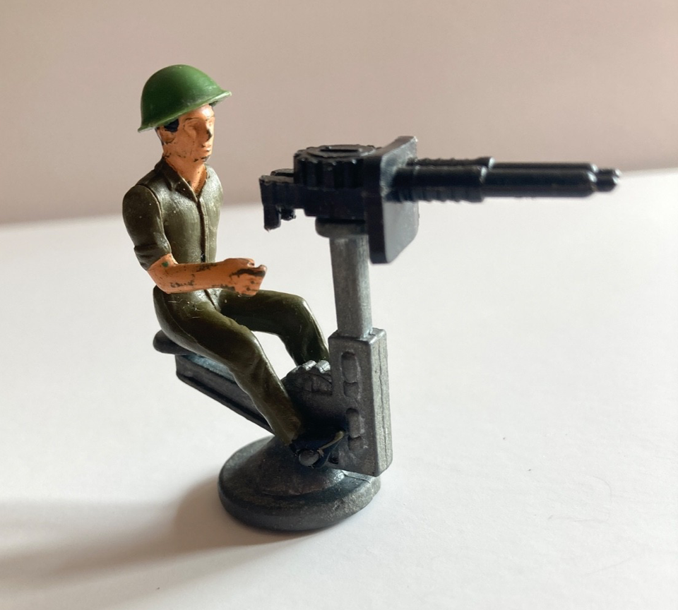 Vintage Plastic 'Britains' Military LWB Land Rover 9777: REAR MACHINE ...