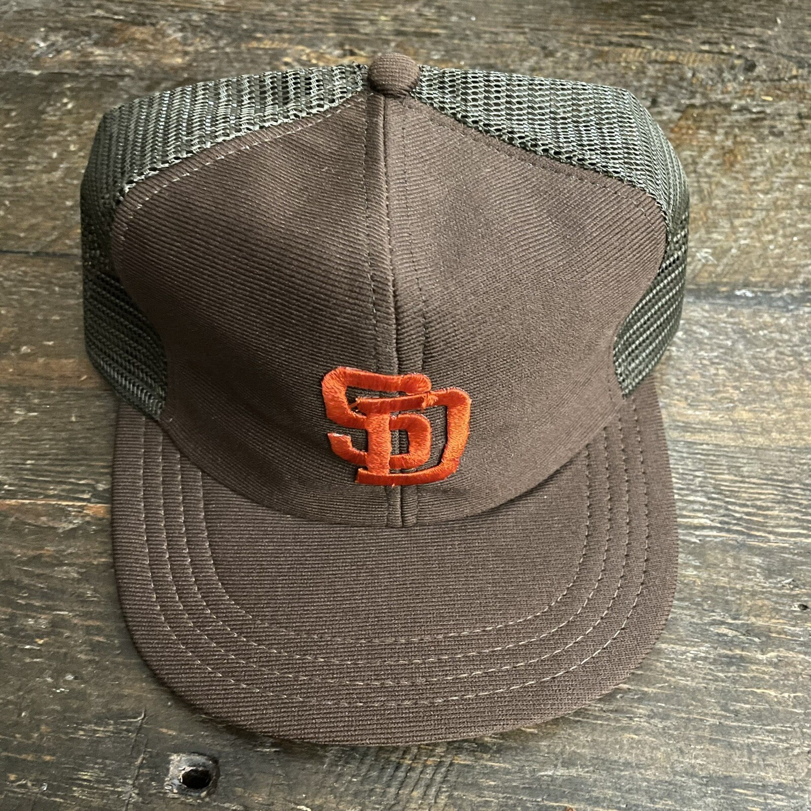 Vintage Deadstock 80’s San Diego Padres Mesh SnapBack… - Gem