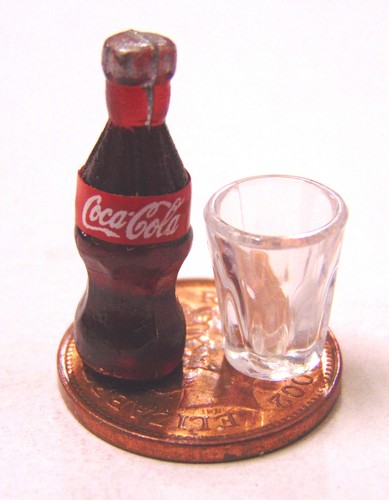 Dolls House Small Coke Bottle & Plastic Glass 1:12 Scale Pub Bar Cafe ...