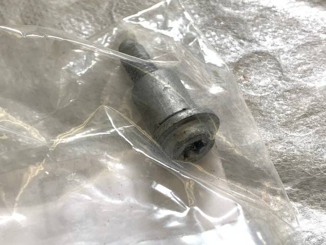 MERCEDES-BENZ C W204 CYLINDER HEAD COVER SCREW A0109906704 ORIGINAL for ...