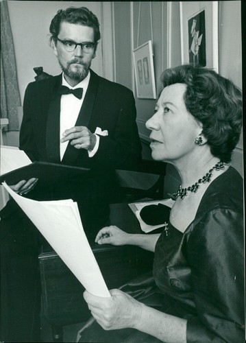 Dame Flora McKenzie Robson with Robert Eddison. - Vintage Photograph ...