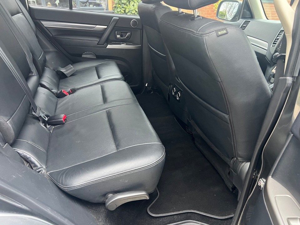 Mitsubishi Shogun SG3 DI-D LWB Auto | eBay UK