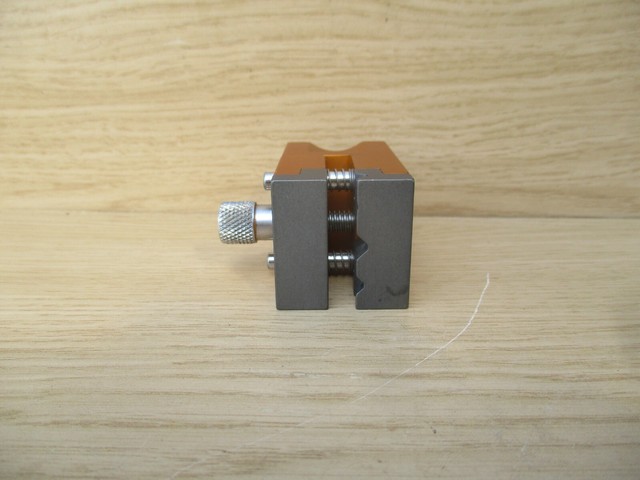 Renishaw R-CMV-6. 57 mm × 32 mm × 32 mm mini vice Clamp - for sale ...