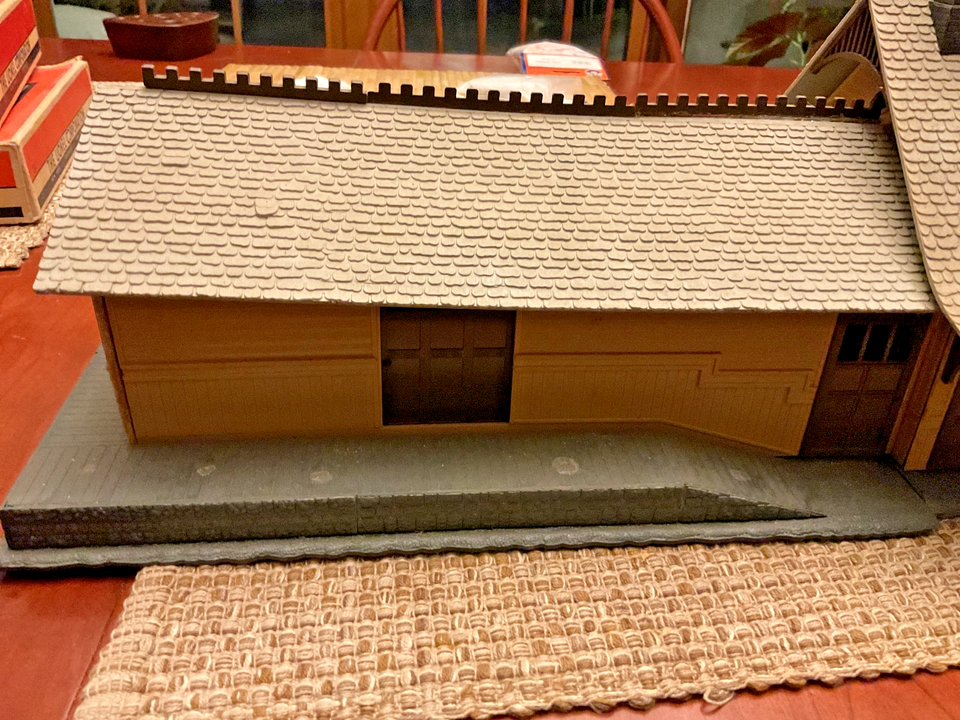 Vtg Lionel O Gauge Large Train Station by Pola, Germany 23”L x 9” D, H ...