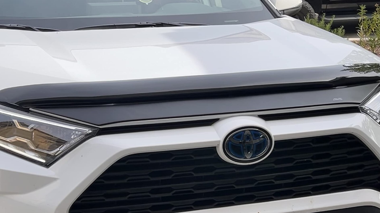 Husky 2-Piece Hood Protector Bug Shield Deflector for 2019-2024 Toyota ...