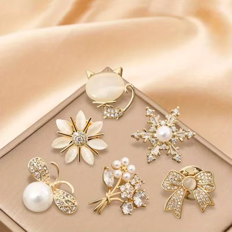 BROOCH Set of 6 Gold Rhinestone Enamel Organza Gift Bag Bride Mum ...