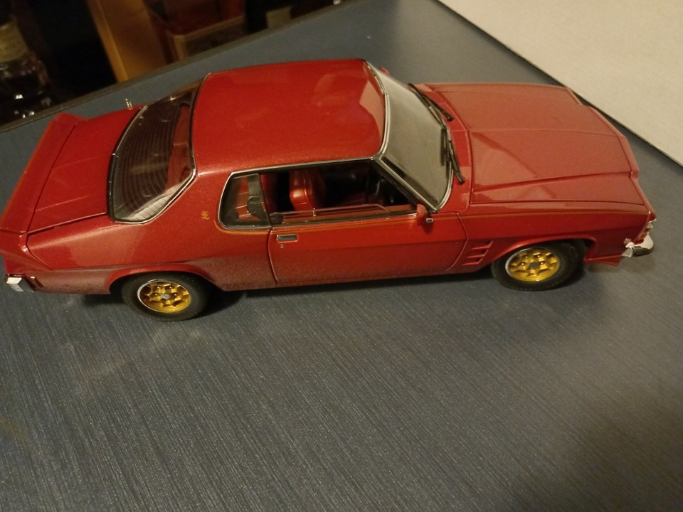 1/18 HX LE Holden Coupe. Classic Carlectables- Metallic Maroon. | eBay ...