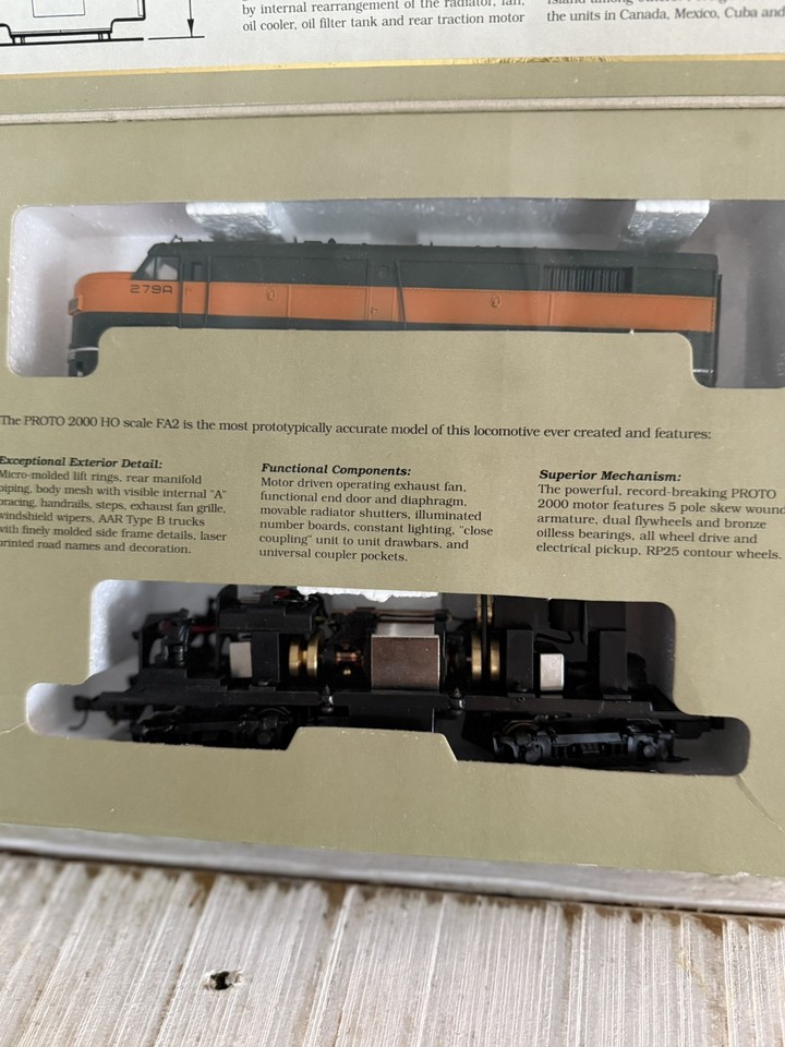 NEW IN BOX Proto 2000 Series FA2 Locomotive #8360 Great Northern HO ...