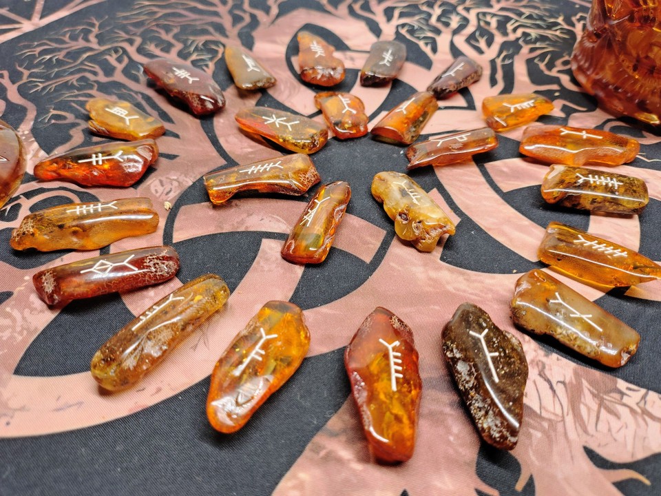 Genuine Amber Ogham Staves Set (25pcs) Celtic Tree Runes + Crown Box ...