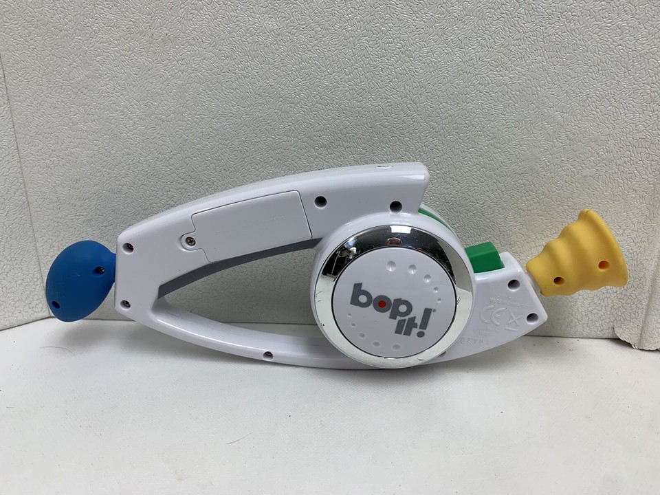 Bop It Mini White Electronic Handheld Fun Family Party Game Toy 2008 ...