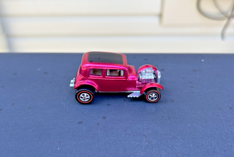 Hot Wheels Redline 1969 Classic '32 Ford Vicky US HTF Rose/White ...
