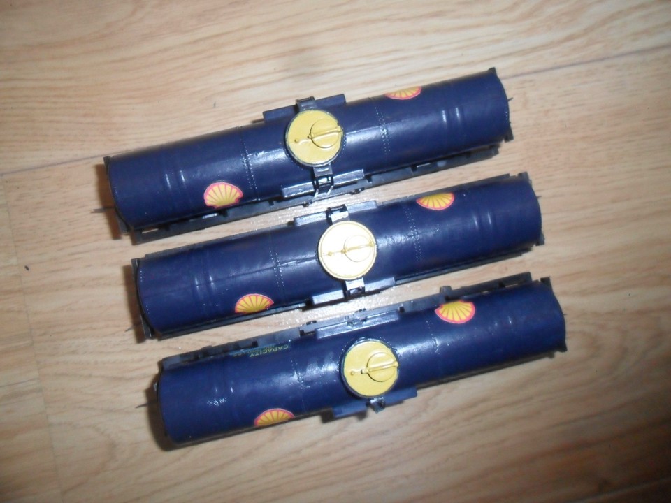 Collection of Triang R117 Tankers for Hornby OO Gauge Model Railway ...