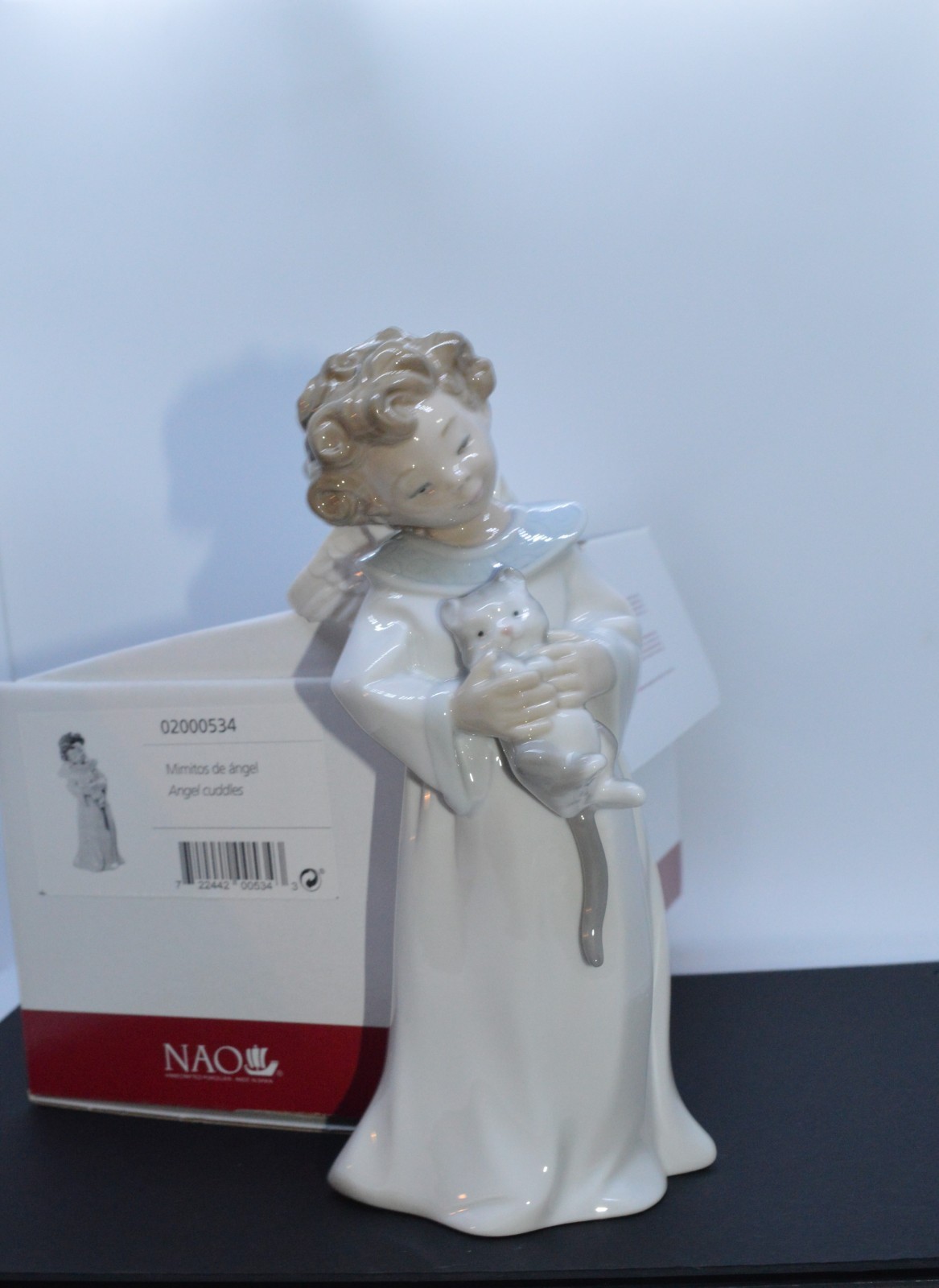 NAO PORCELAIN BY LLADRO FIGURINE ANGEL CUDDLES 02000534 WAS £80 NOW £72 ...