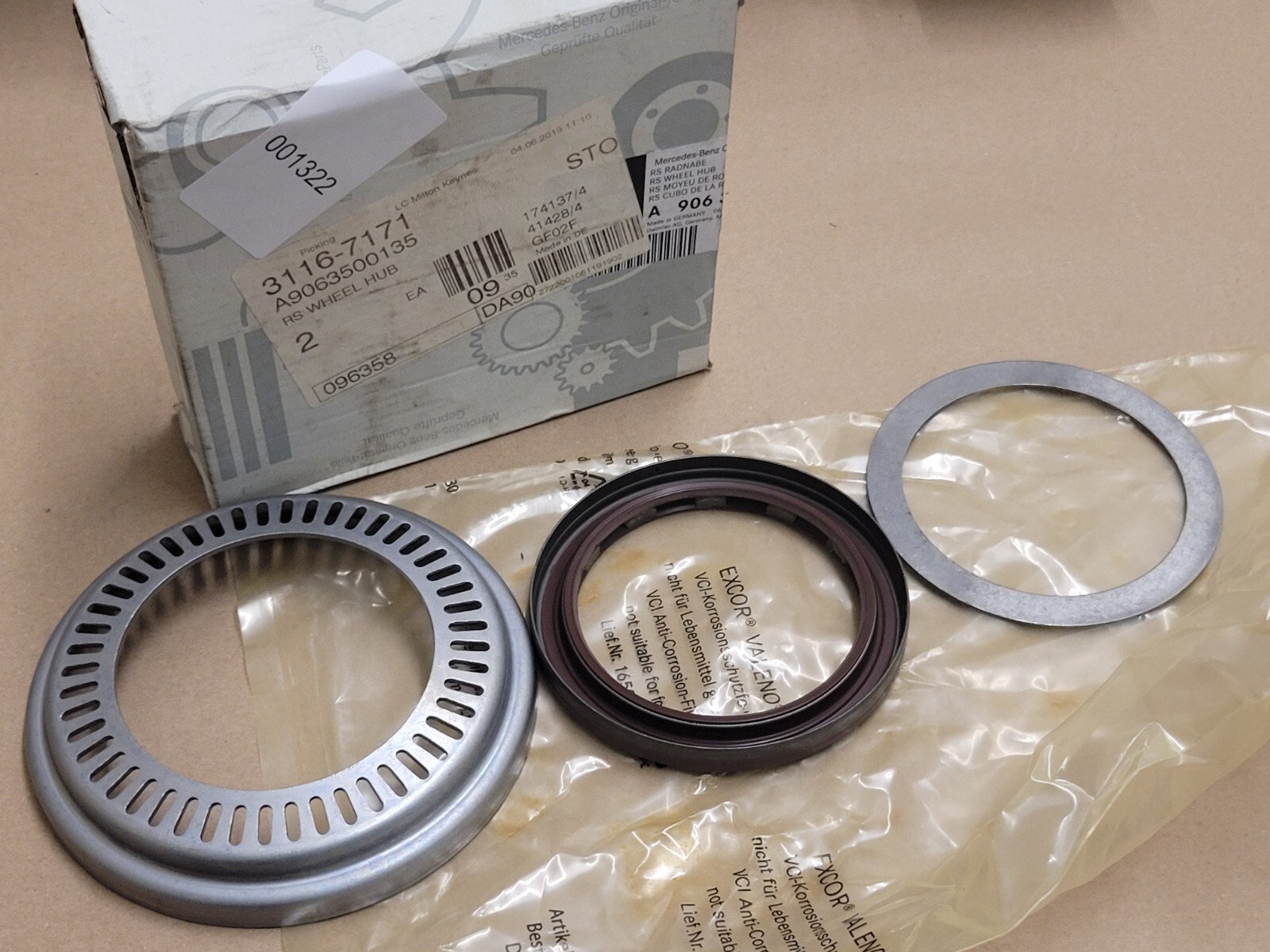 Genuine Mercedes-Benz Sprinter 906 Rear Axle RS Wheel Hub A9063500135 ...