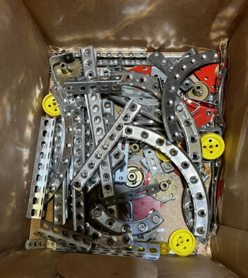 LARGE GILBERT ERECTOR SET FOR PARTS VINTAGE TOY CONSTRUTION SET | eBay