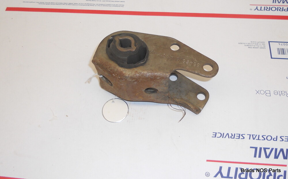 NOS MoPar 1973-1976 Plymouth Dodge 318/340/360 RH ENGINE MOUNT 3642810 ...