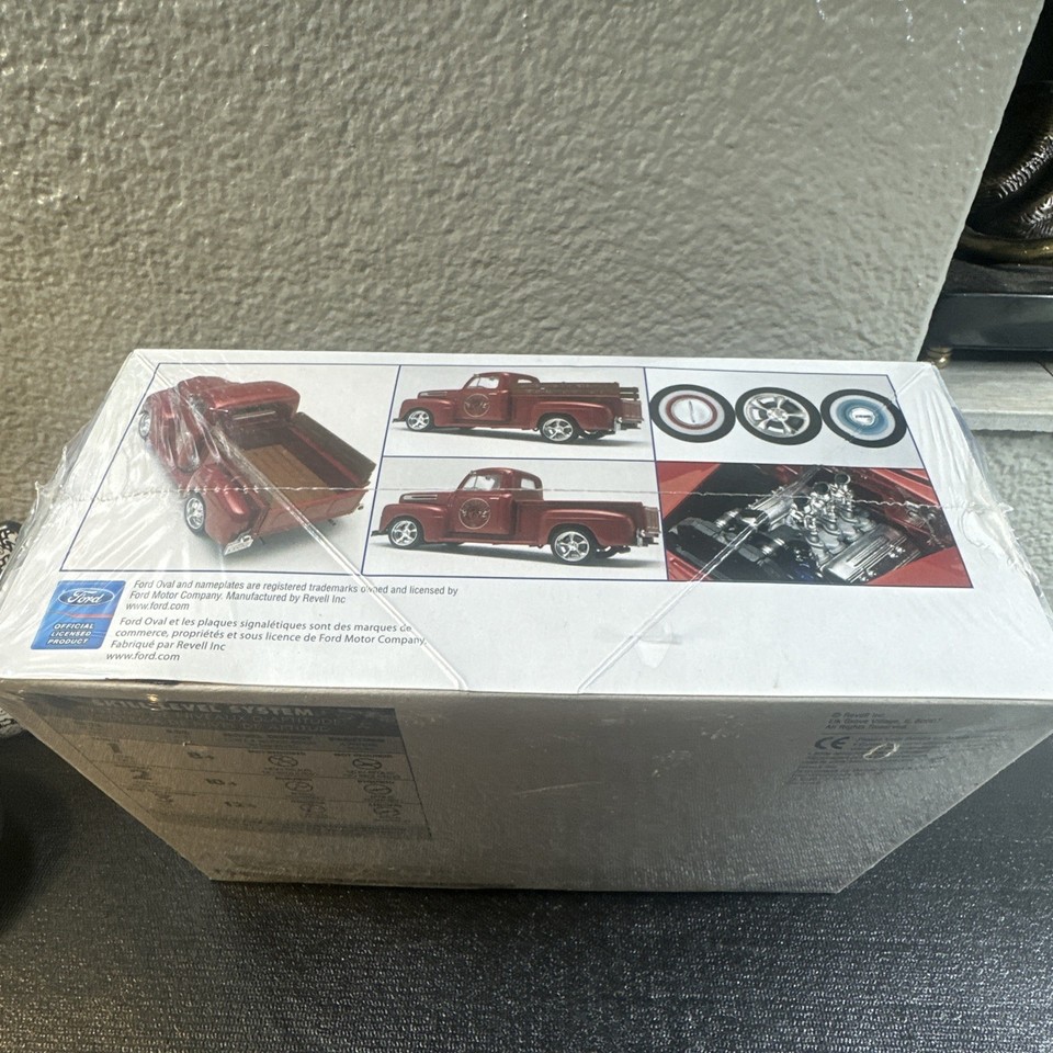 Revell Trucks '50 Ford F-1 Pickup 2n1 1/25 Model Kit 85-7203 Factory ...