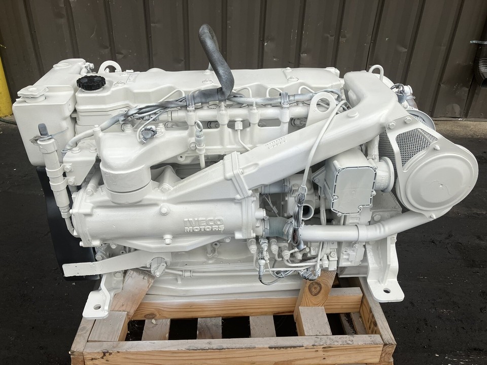 GOVERNMENT SURPLUS CUMMINS FPT N67 6.7 MARINE DIESEL ENGINE 450 HP | eBay