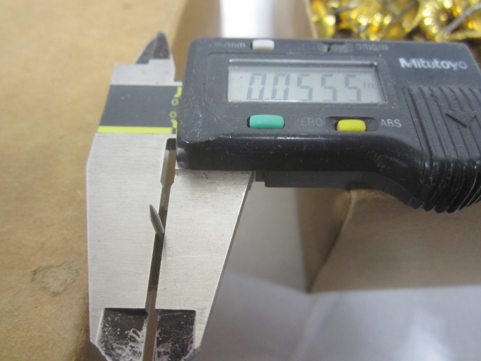 1000 Count box, Turner & Seymour Brass Flower Upholstery Nails .59 x ...