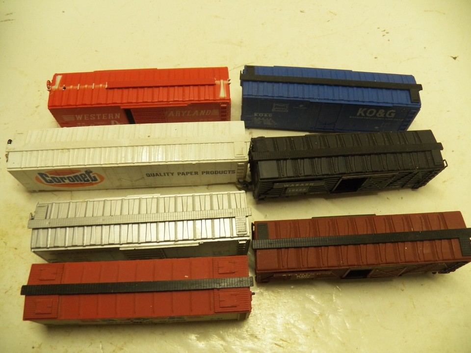 HO SCALE ROLLING STOCK PARTS LOT 7 PIECES BOX, STOCK AND REEFER CARS ...
