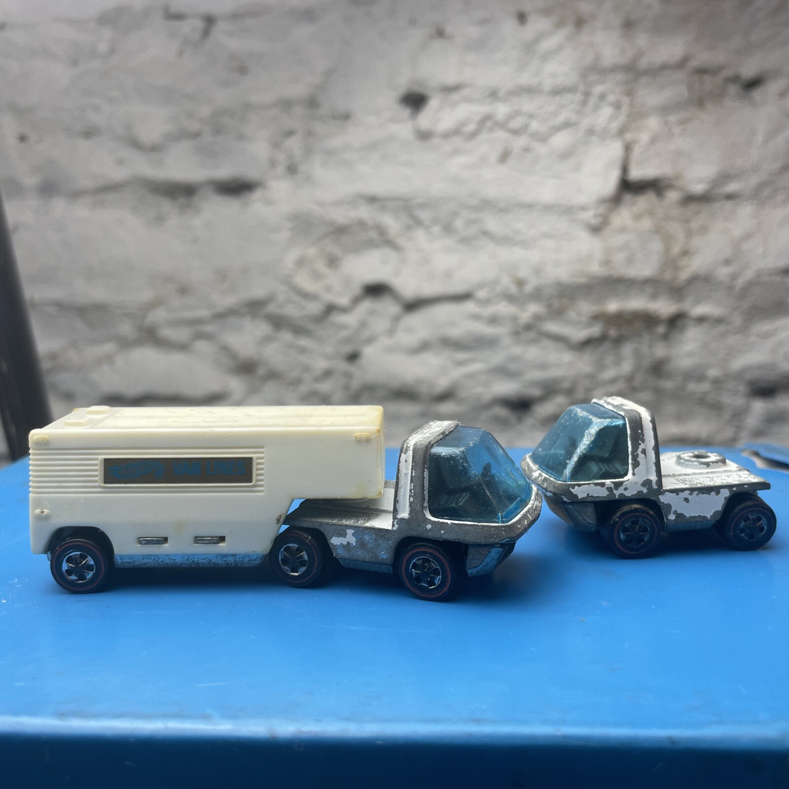 Hot Wheels Redline MOVING VAN Green White Interior Heavyweights Nice 2 ...