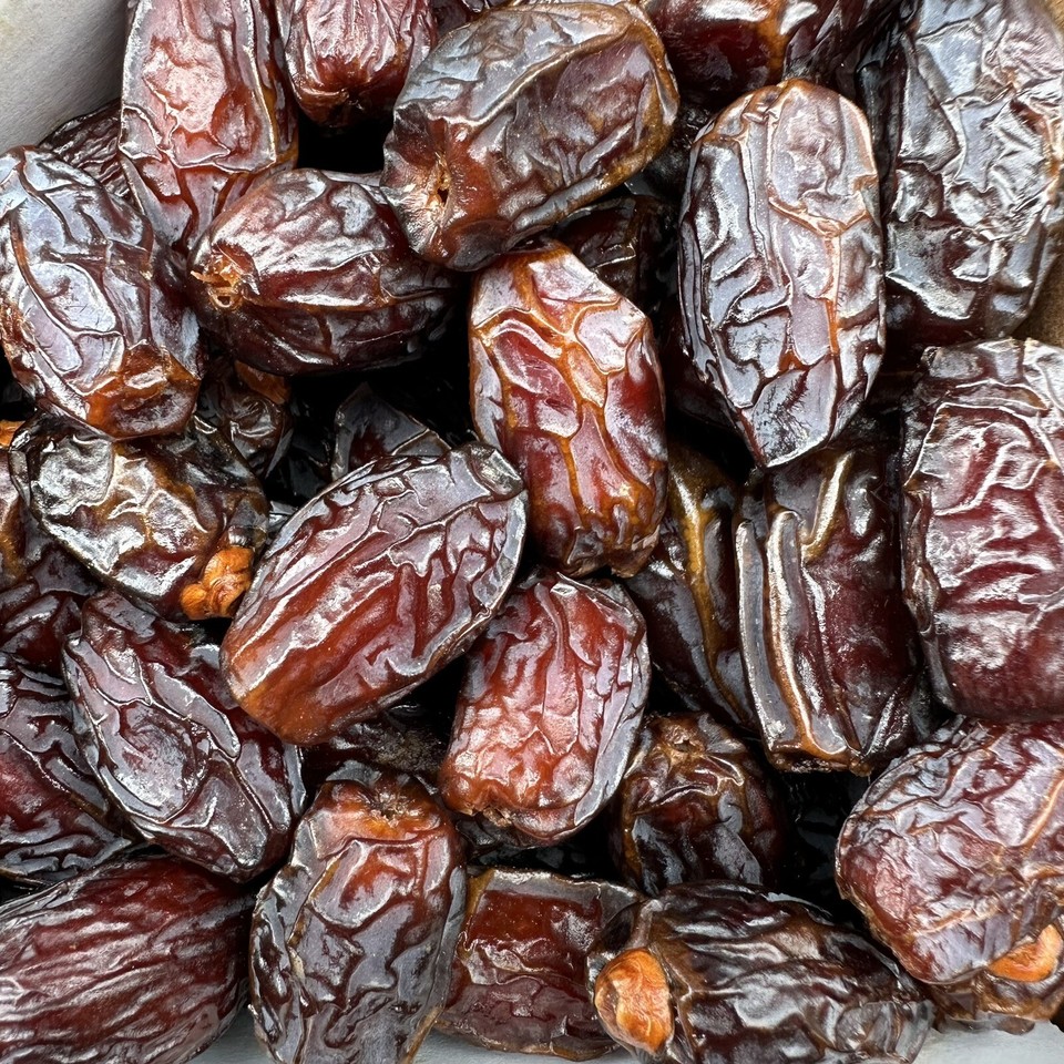 5 LBS CALIFORNIA FRESH MEDJOOL DATES PREMIUM TIGHT SKIN DATES. FREE ...