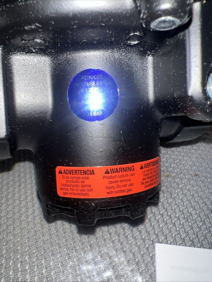 Parker R119-08C/M2 Pressure Regulator, 300PSI w/ Gauge | eBay