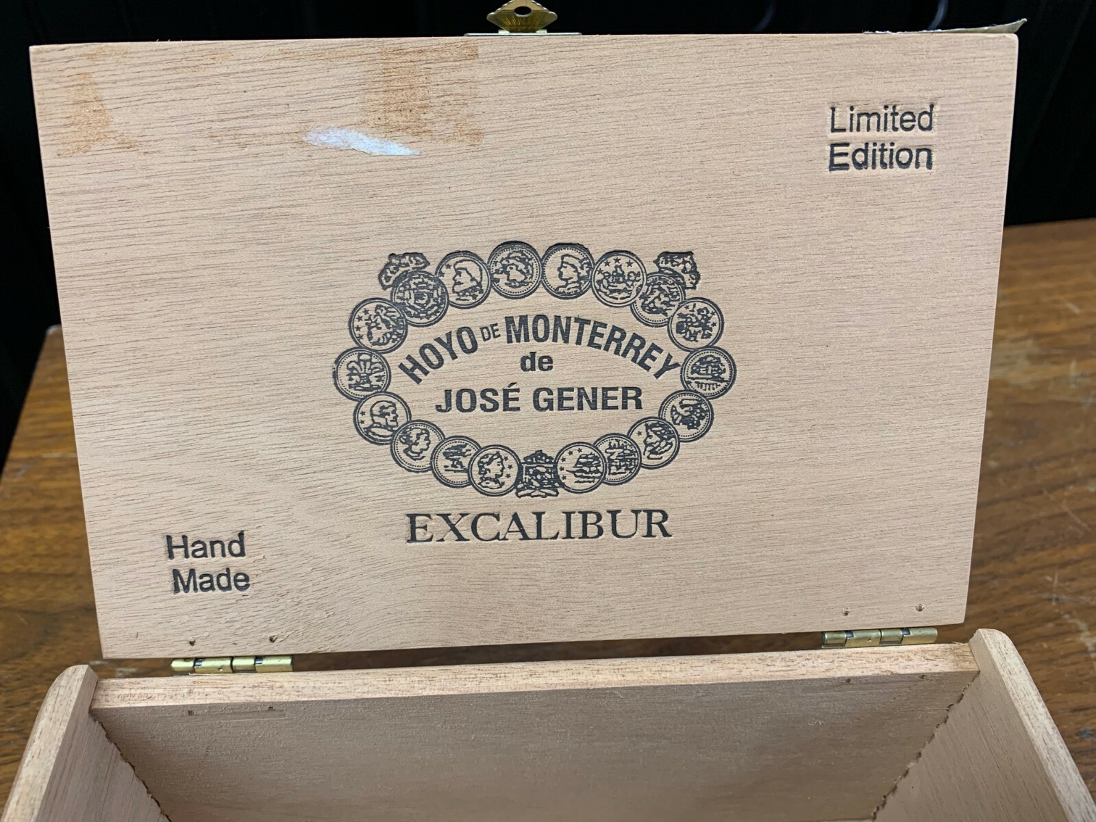 HOYO DE MONTERREY DE JOSE GENER EXCALIBUR Wood Cigar Box No.1 English ...