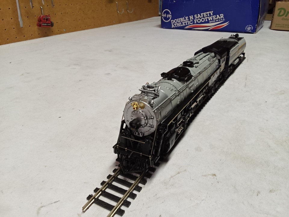 C-7 HO DC Bachmann UP 4-8-4 smoking Northern #809 w/tender tested, runs ...
