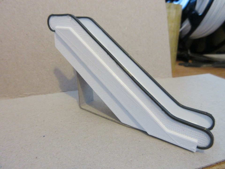 1/76 scale "00" Escalator 3 D printed ,fully assembled (Height rise ...