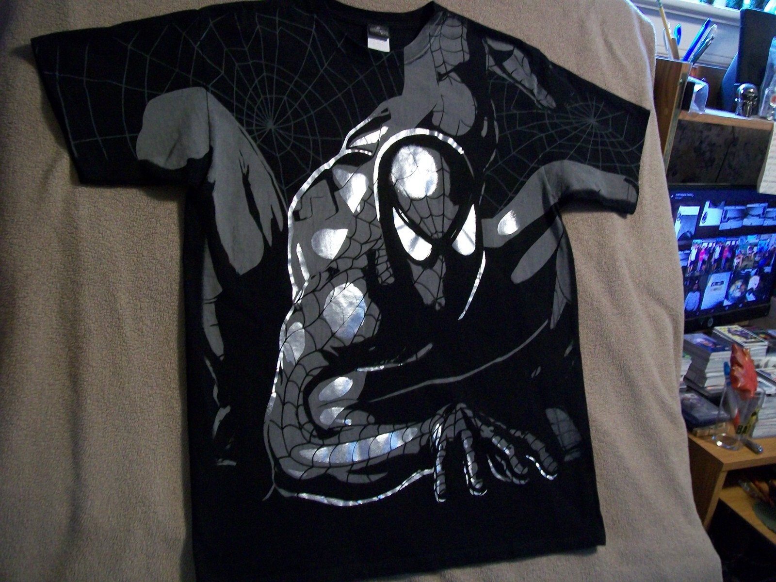 2011 SPIDERMAN UNIVERSAL STUDIOS OFFICIAL MERCH AOP L… - Gem