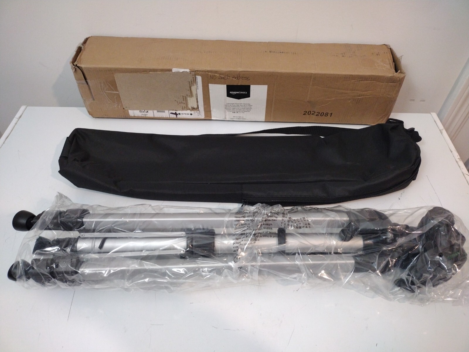 Amazon Basics 60-Inch Lightweight Tripod with Bag 60-Inch, Black ...