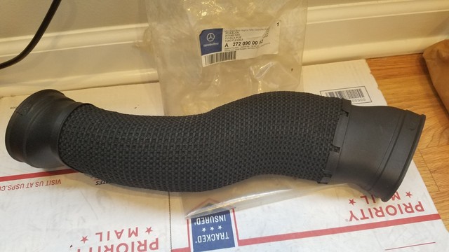 New Genuine Mercedes Air Cleaner Intake-Inlet Duct Tube Hose Right ...