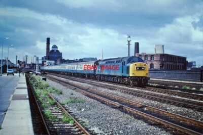 PHOTO BR CLASS 40 NO 40 198 EX D398 PASSING THE PLATFORMS WHICH AT THE ...