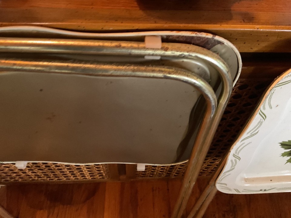 Pair Vintage Metal TV Trays tables cream green 1970s MCM mid century ...