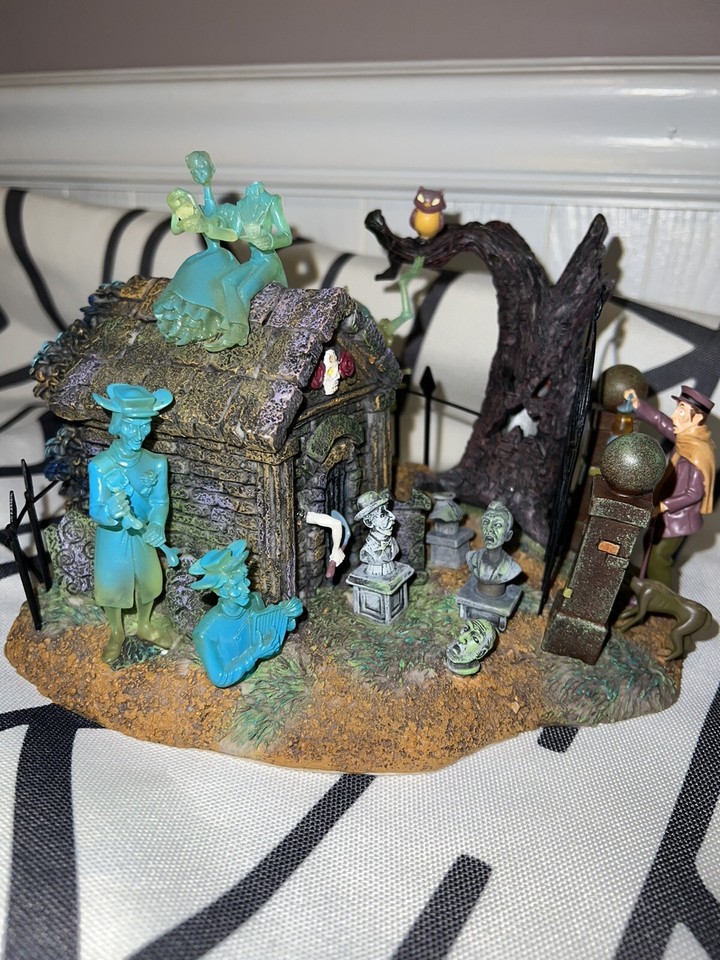 DISNEY STORE HAUNTED MANSION HOUSE & GRAVEYARD FIGURINE STATUES ...