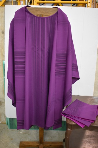 Nice Purple Vestment, Stole and Chalice Pall Set by Gaspard (#1744 ...