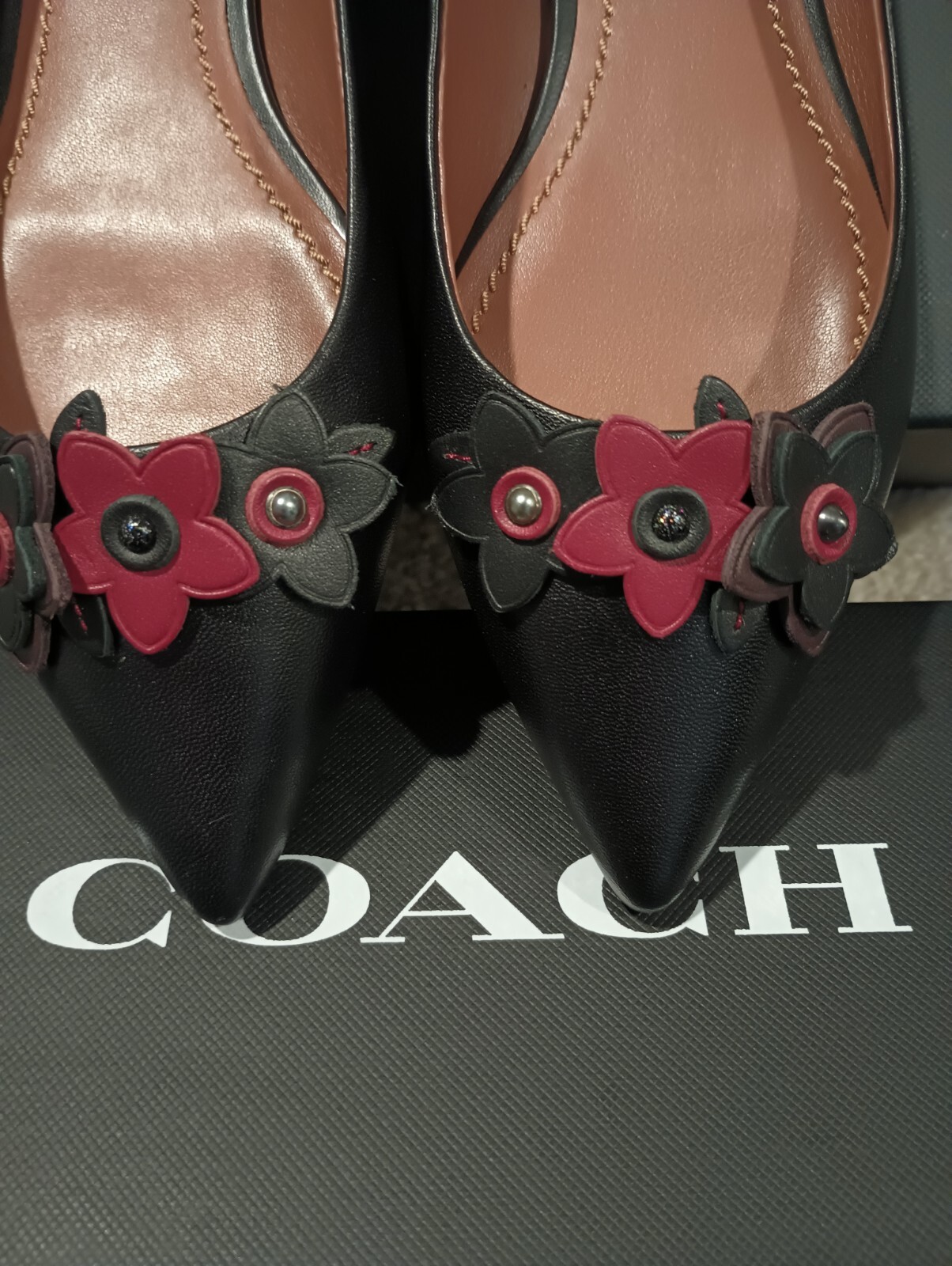 Coach Flower Applique Flats Beechwood Shoes/Black Siz… - Gem