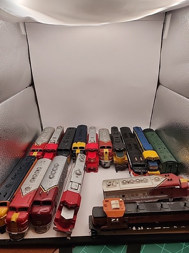 Vintage Ho Scale lot of 16 locomotive Shells Different Mixed Makers ...