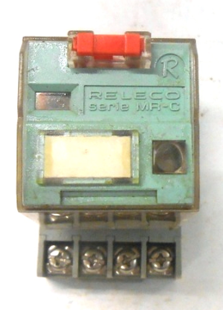 TURCK RELAY C2-A20X, C2-A 20 X, 380 VAC, IDEC CONNECTOR, SR2P-06 300 V ...