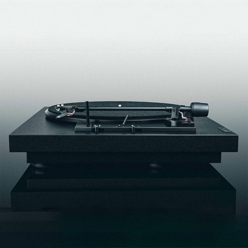 Pro-Ject Automat A1 Fully Automatic Turntable with Ortofon OM10 and ...