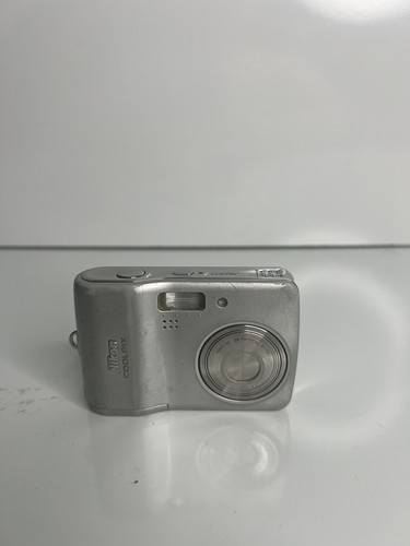 Nikon Coolpix L3 5.1MP Digital Camera Silver Handheld 3x Zoom No SD ...