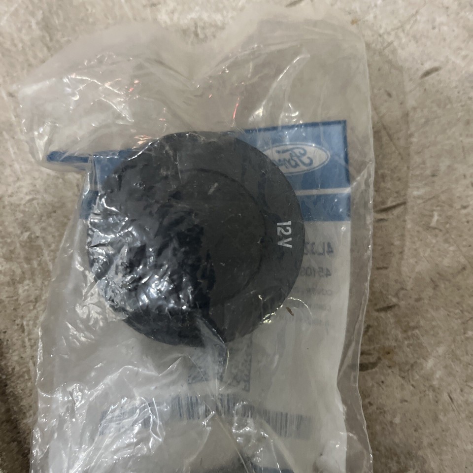 OEM NEW 2007-2017 Ford Expedition Auxiliary Power Point Cover ...