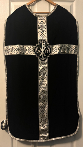 VINTAGE CATHOLIC PRIESTS BLACK & SILVER FIDDLEBACK CHASUBLE THE HOUSE ...