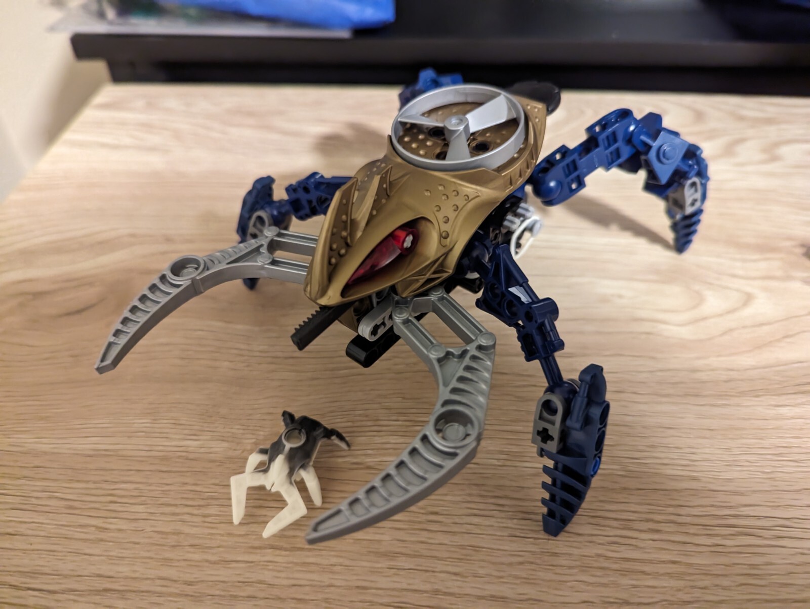 Complete Gold Visorak "Kahgarak" Only Lego Bionicle Set 8759 Battle of ...
