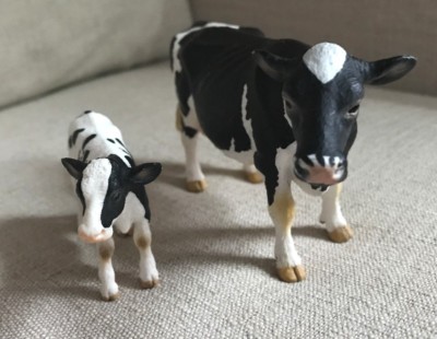 SCHLEICH HOLSTEIN COW : DAIRY BREED - RETIRED ADULT & SCHLEICH BABY COW ...
