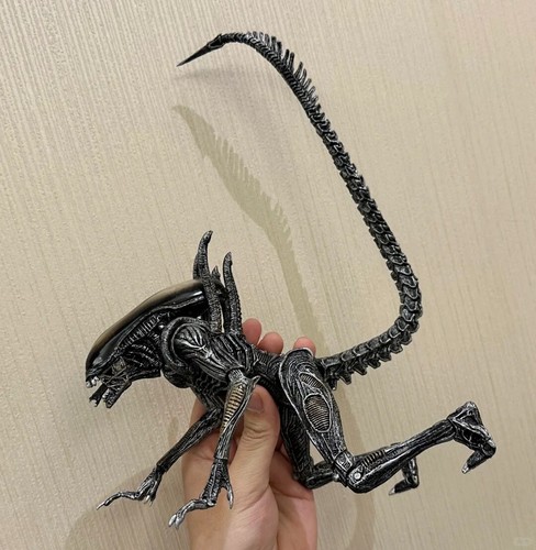 NEW NECA Aliens Warrior Series 7 AVP Black Xenomorph 7" Action Figure ...