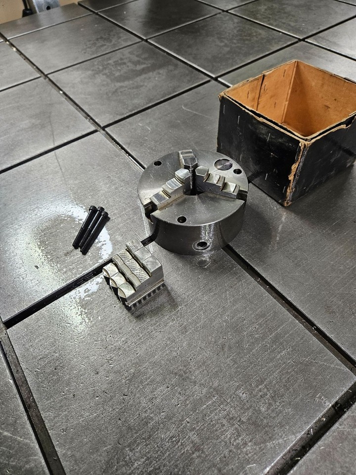 5" 3-Jaw Chuck Flat Back Mount 1.5" ID Steel Body With 3 Jaws In Box ...