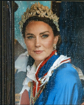 KATE MIDDLETON IN COACH AT KING CHARLES III CORONATION FRIDGE MAGNET 5 ...