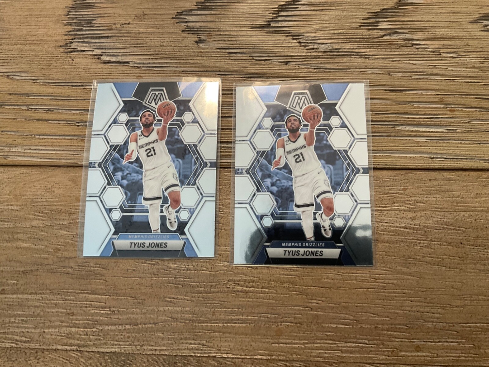 2022-23 Panini Mosaic Basketball Tyus Jones 2 Card Lot #194 Memphis ...